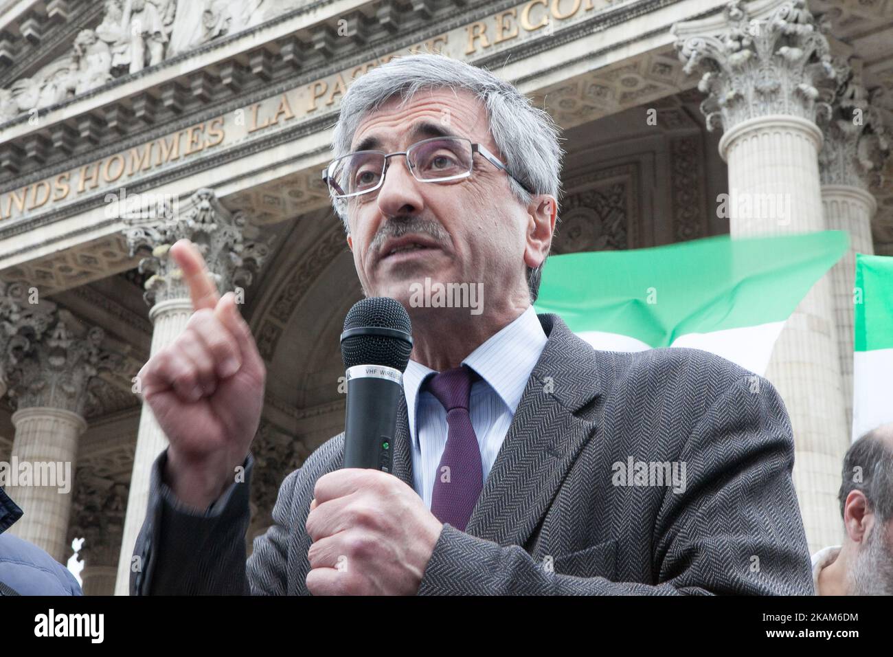 Mek paris hi-res stock photography and images - Alamy