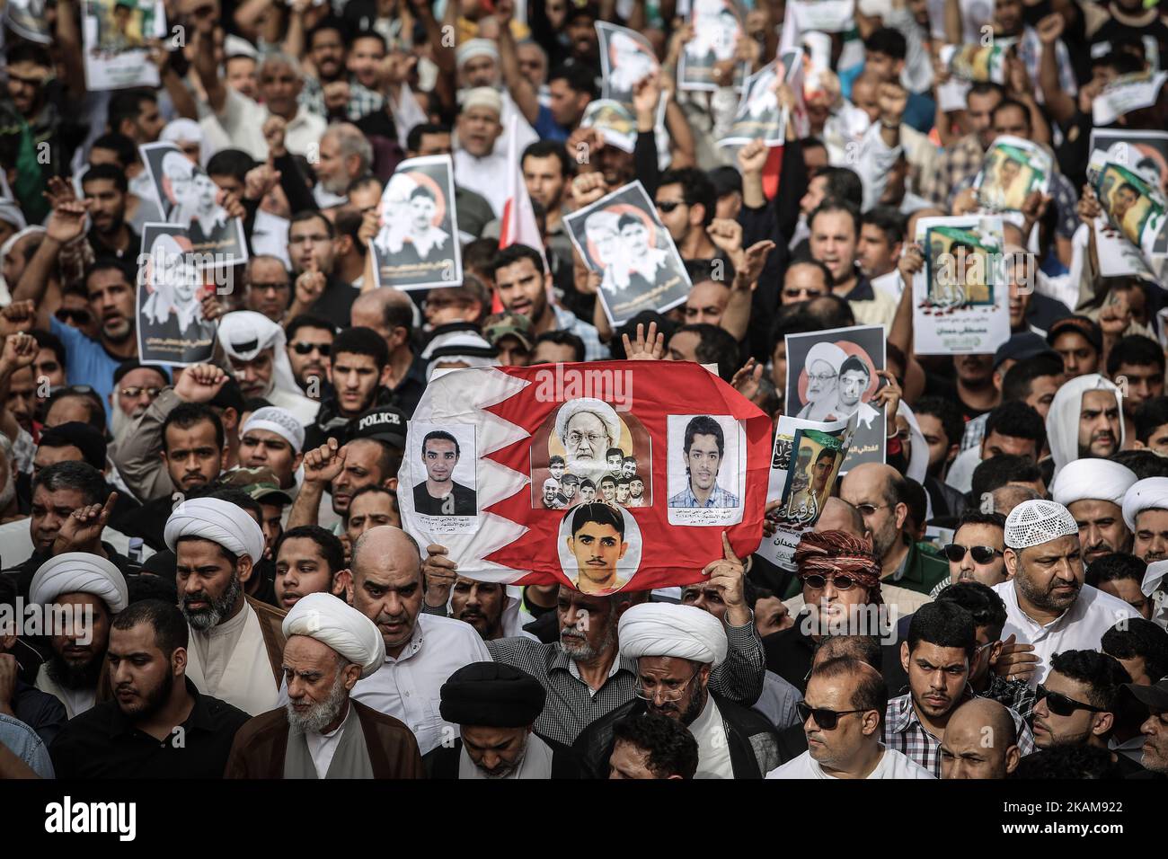 Shiite leader hi-res stock photography and images - Alamy