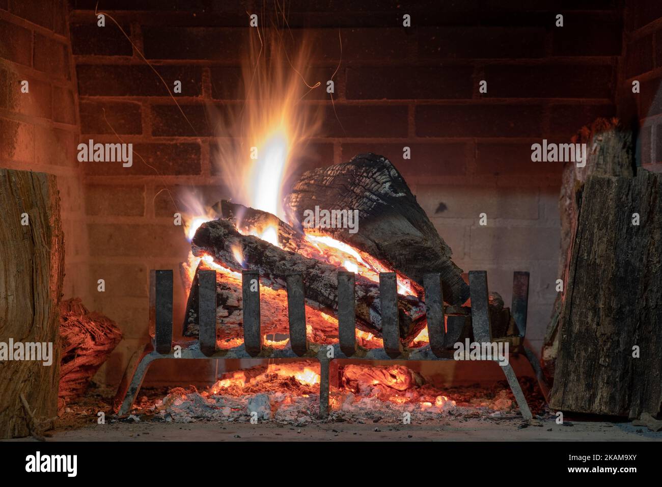 Flickering and glowing hi-res stock photography and images - Alamy