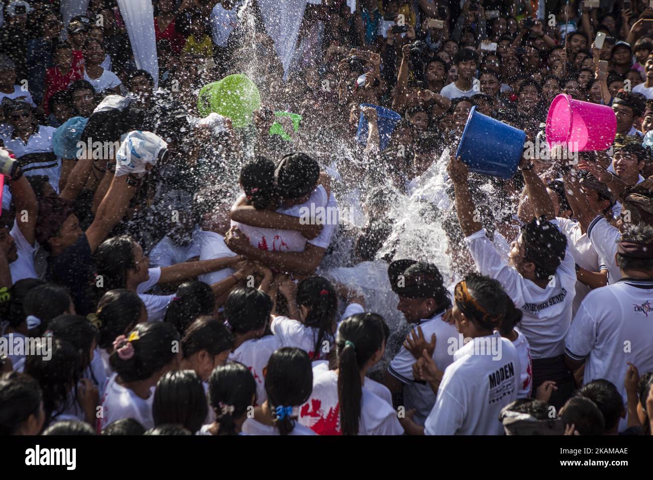 Balinese young couple take hi-res stock photography and images - Alamy