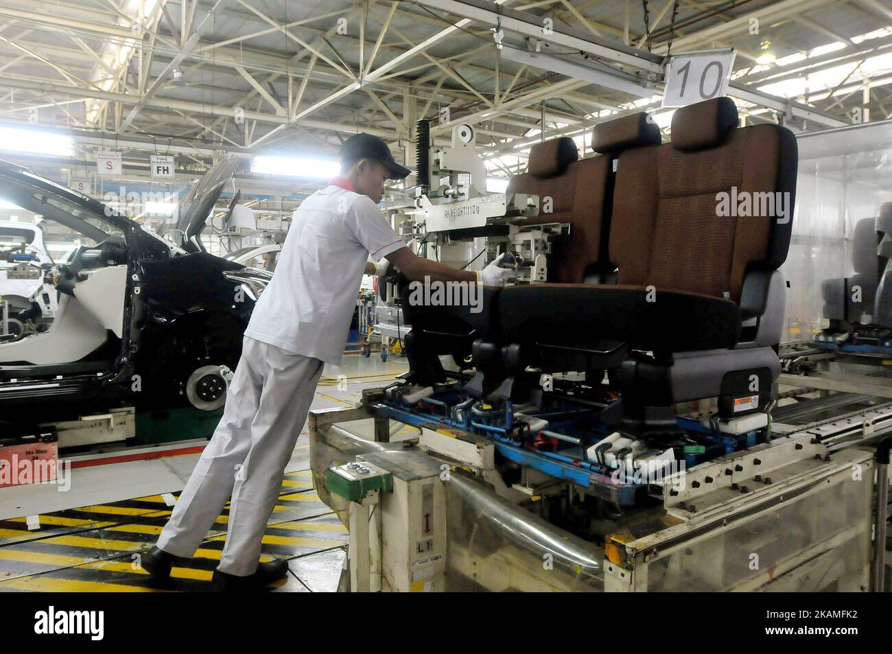 Parts of a car hi-res stock photography and images - Alamy