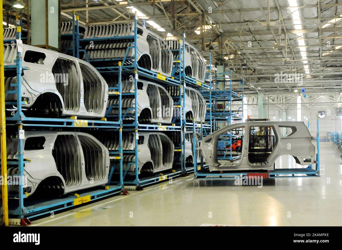 Car body parts manufacturing hi-res stock photography and images - Alamy