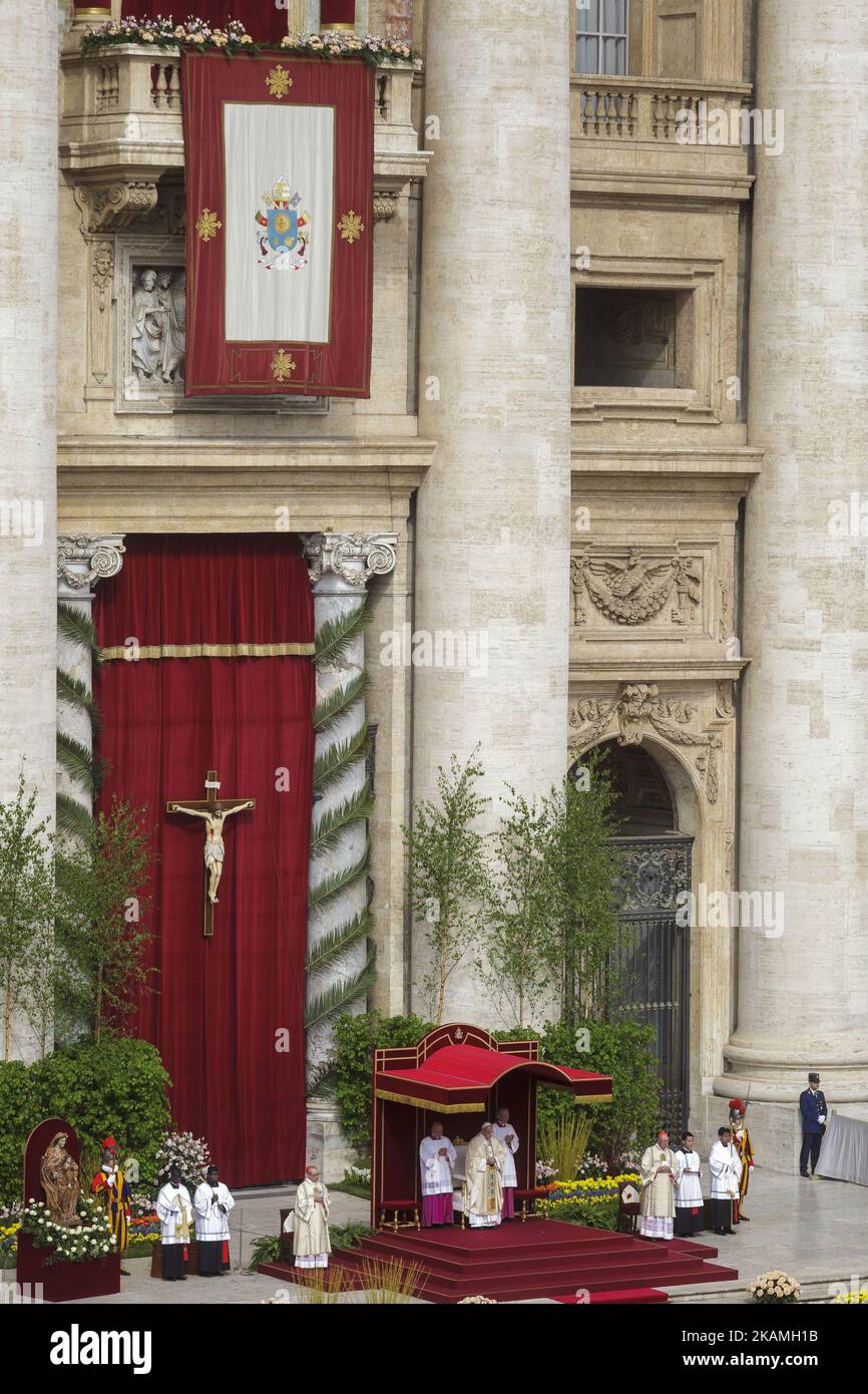 Pope Francis leads the Easter Sunday Mass in St. Peter's Square in ...