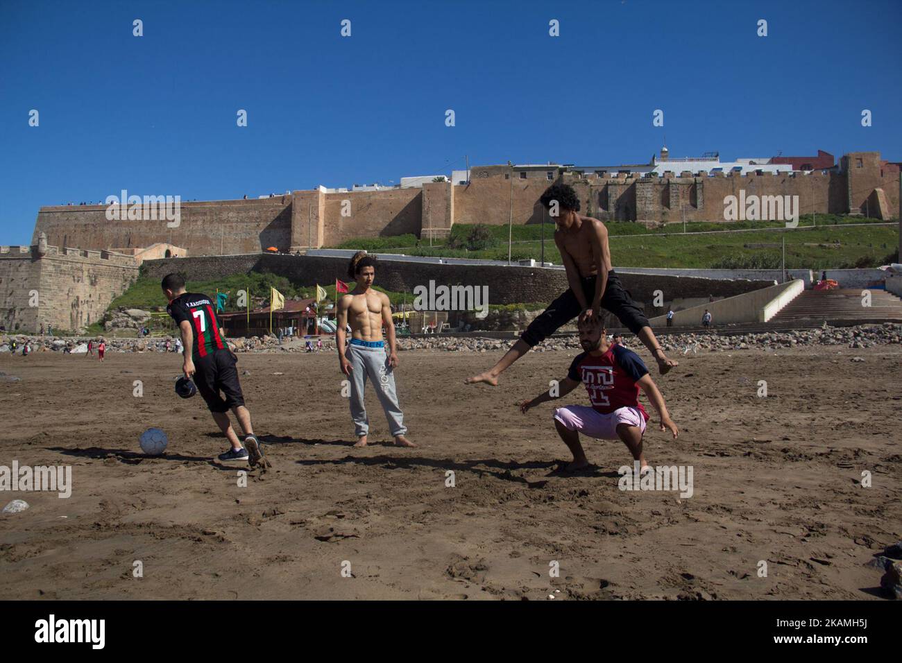 Bodybuilders beach hi-res stock photography and images - Alamy