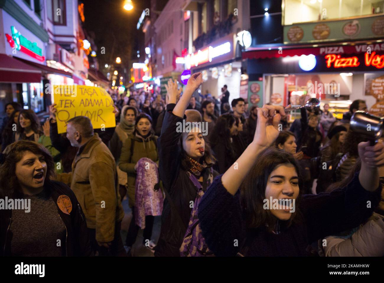 March winds hi-res stock photography and images - Alamy