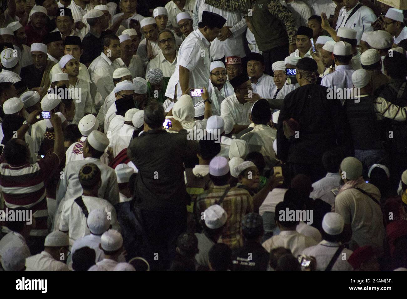 Muslim count hi-res stock photography and images - Alamy