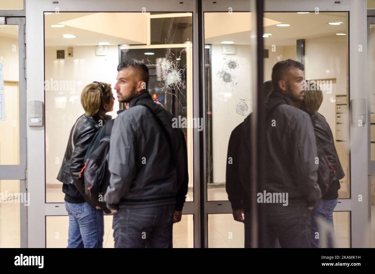 Please pay first hi-res stock photography and images - Alamy