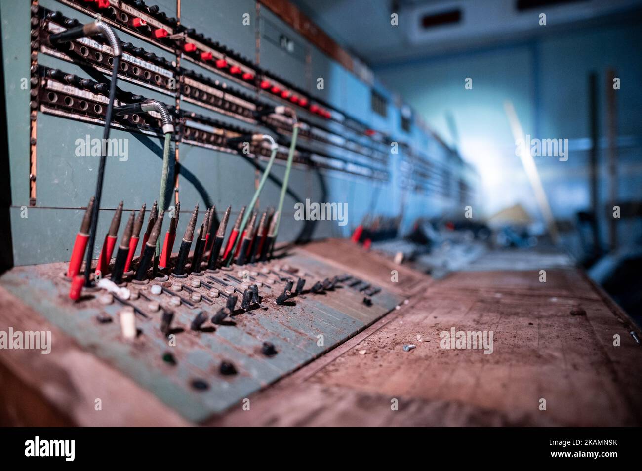 03 November 2022, North Rhine-Westphalia, Xanten: An old telephone ...
