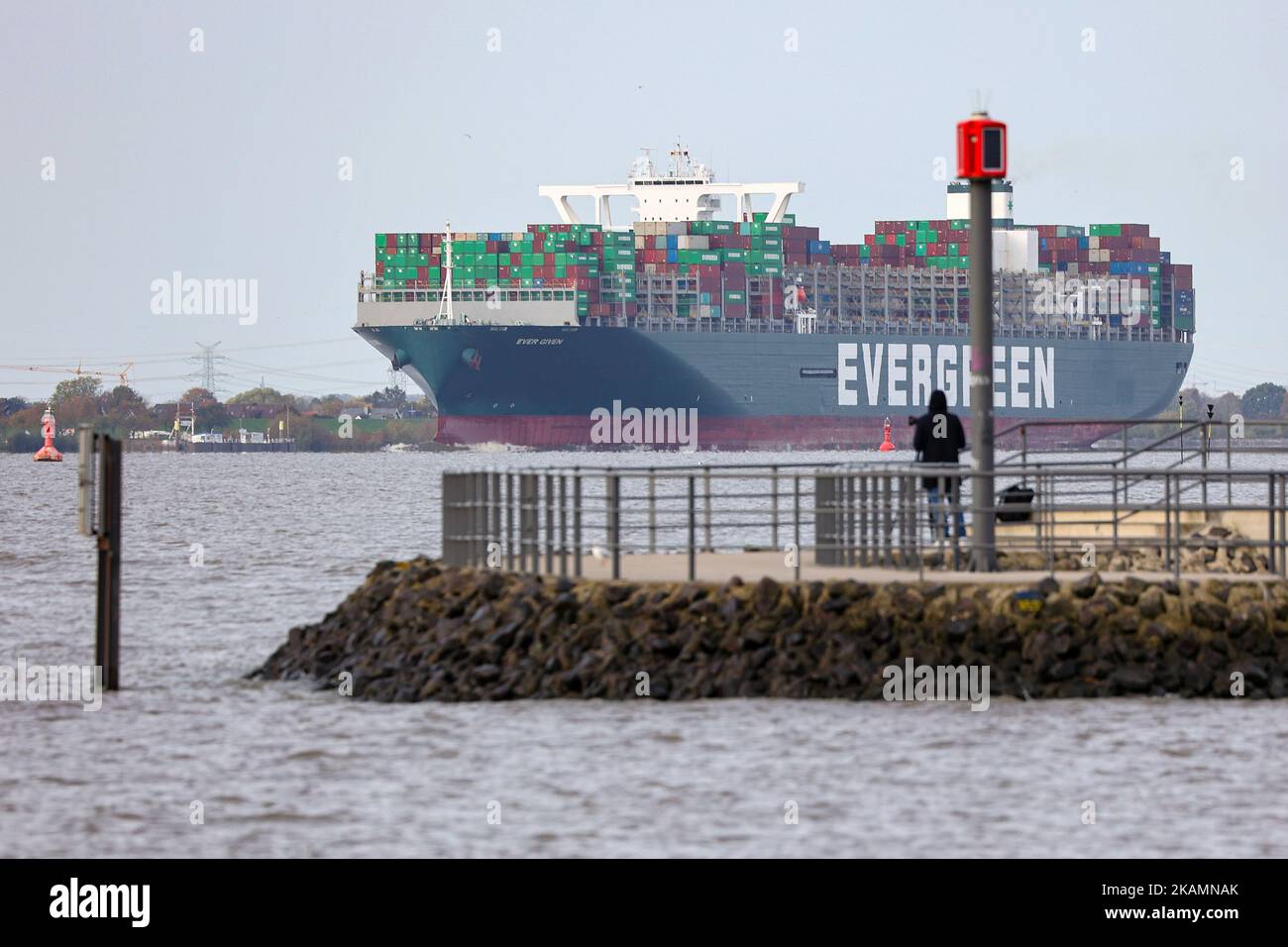 Wedel, Germany. 03rd Nov, 2022. The container ship "Ever Given" passes ...