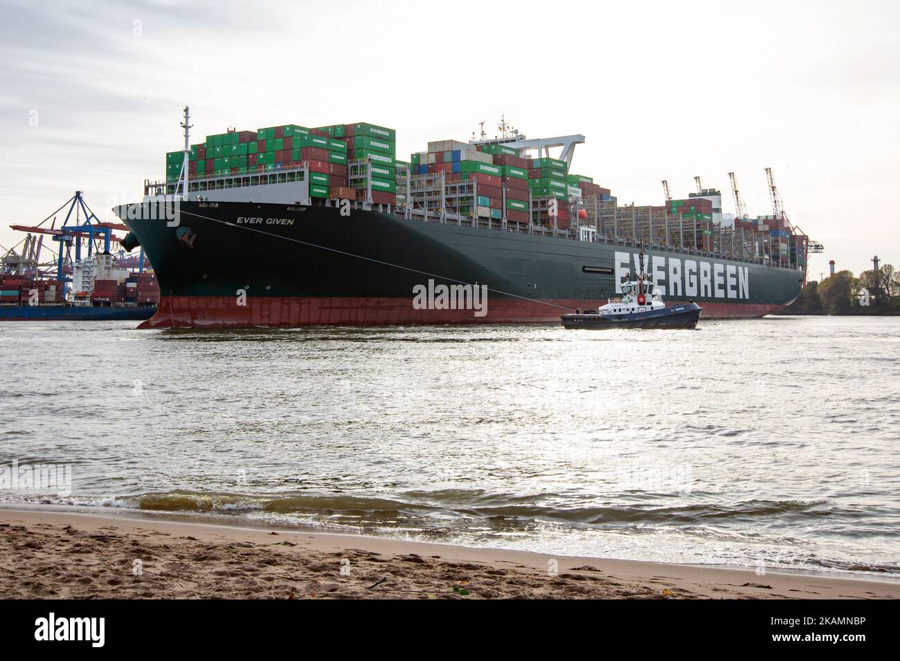 Hamburg, Germany. 03rd Nov, 2022. The container ship "Ever Given" is ...
