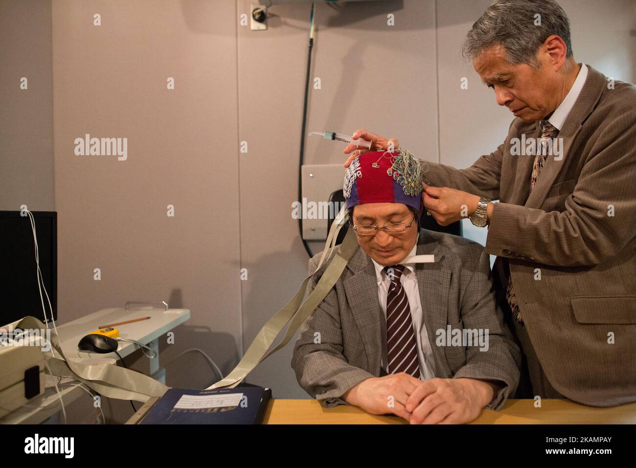 Japanese scientists demonstrated a device capable of reading human ...