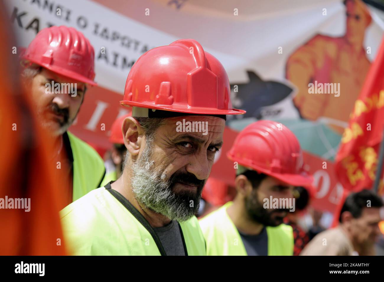 Construction workers on strike hi-res stock photography and images - Alamy