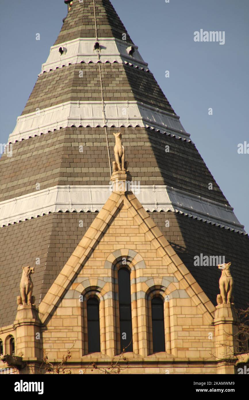 Victorian rooftops hi-res stock photography and images - Alamy