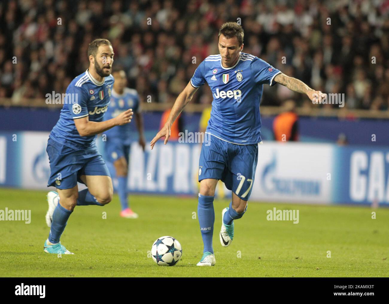 Mario mandžukic champions league trophy hi-res stock photography and ...
