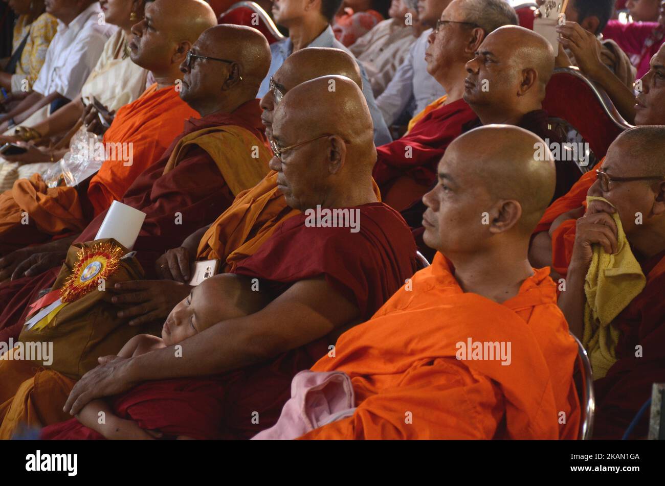 Devotee buddhist devotee buddha purnima enlightenment hi-res stock ...