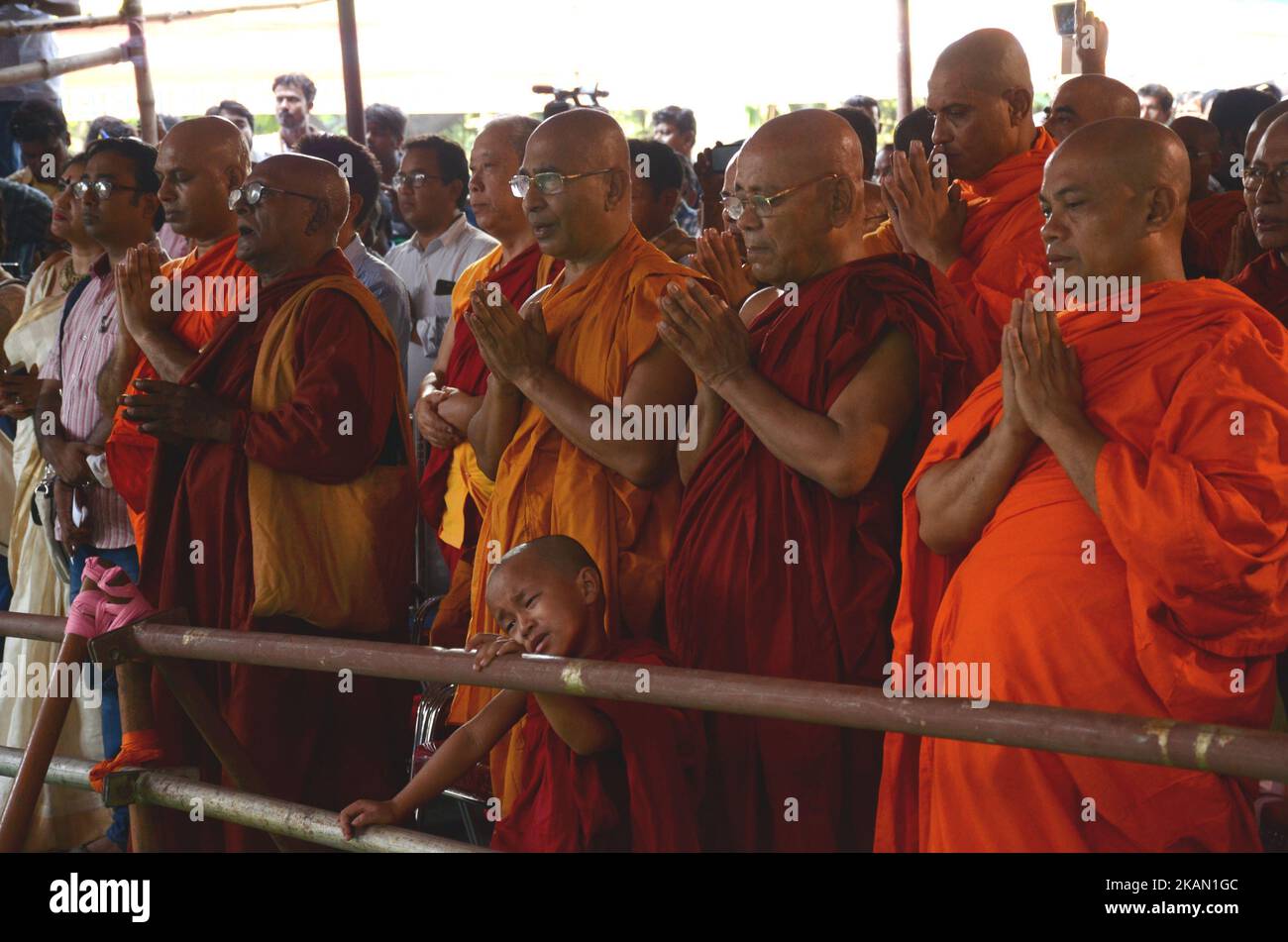 Devotee buddhist devotee buddha purnima enlightenment hi-res stock ...