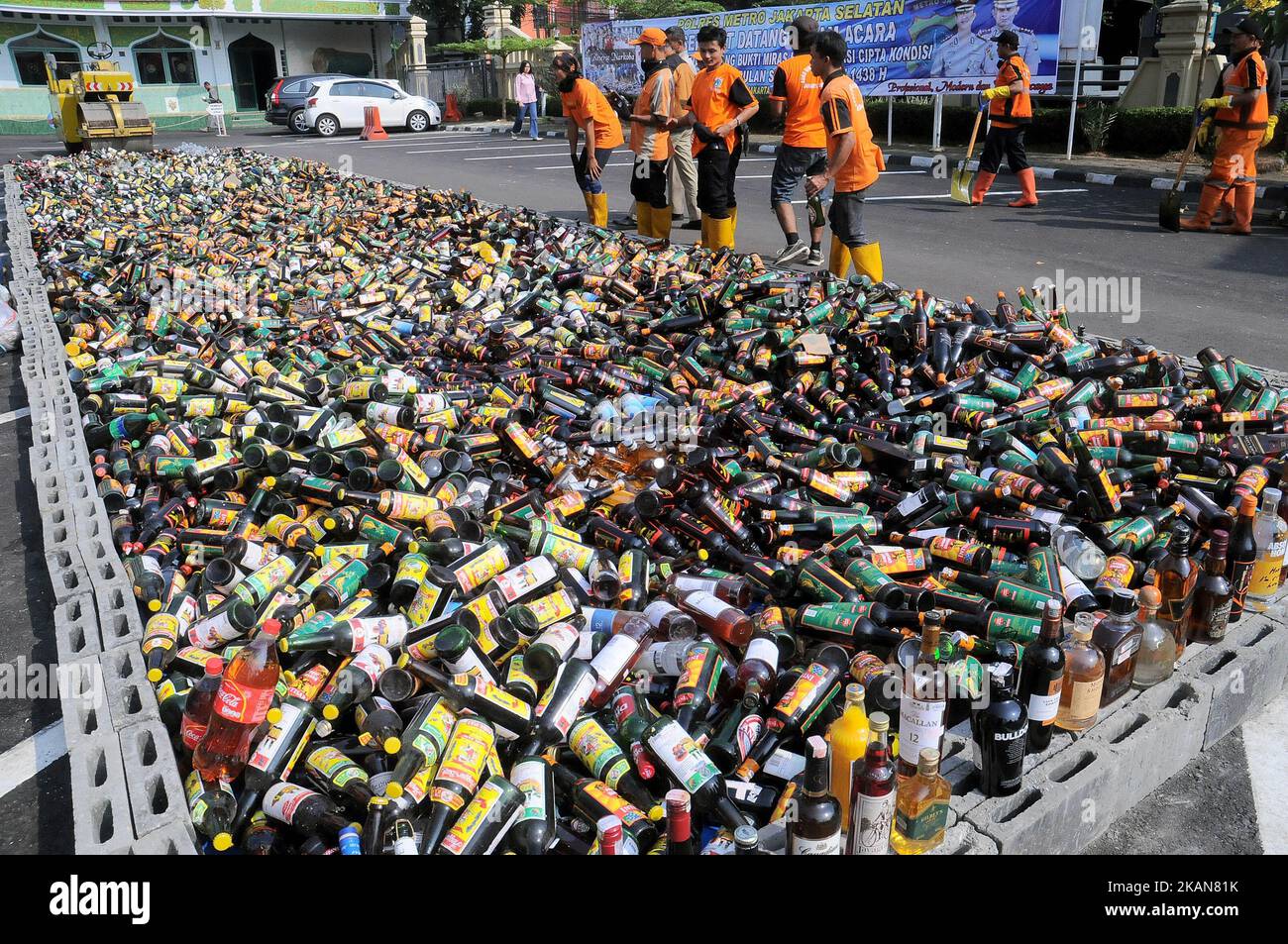 News police alcohol hi-res stock photography and images - Alamy