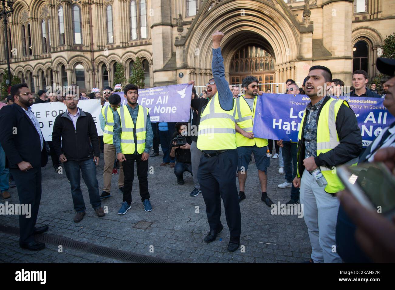 Manchester, UK. 23rd May, 2017. Deaths confirmed after an explosion ...