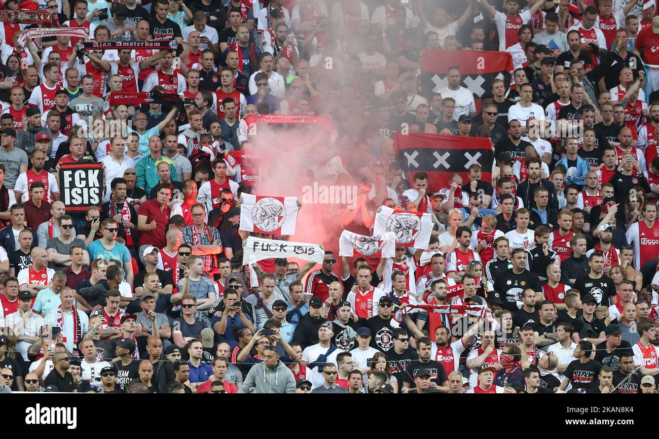 With support from midfielder hi-res stock photography and images - Alamy