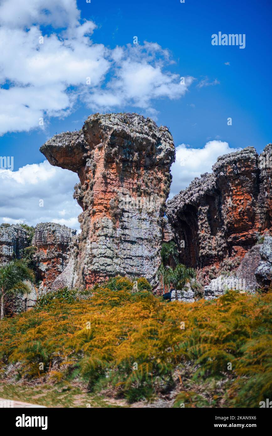 Rock shaped like head hi-res stock photography and images - Alamy