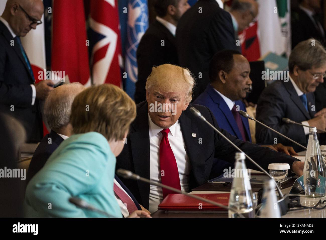 Donald trump and angela merkel hi-res stock photography and images - Alamy