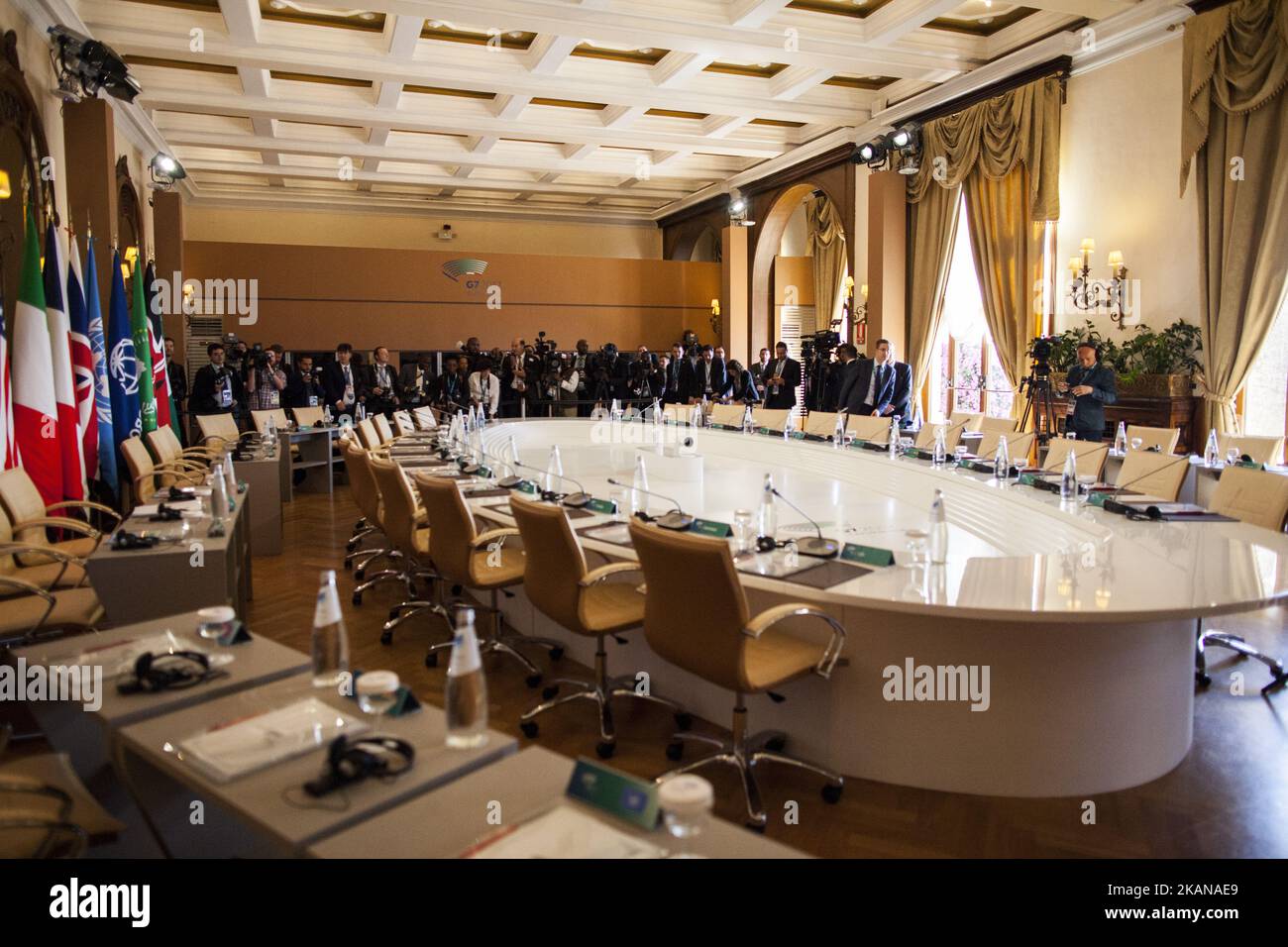 The working table of the world's seven leaders at the G7 Summit ...