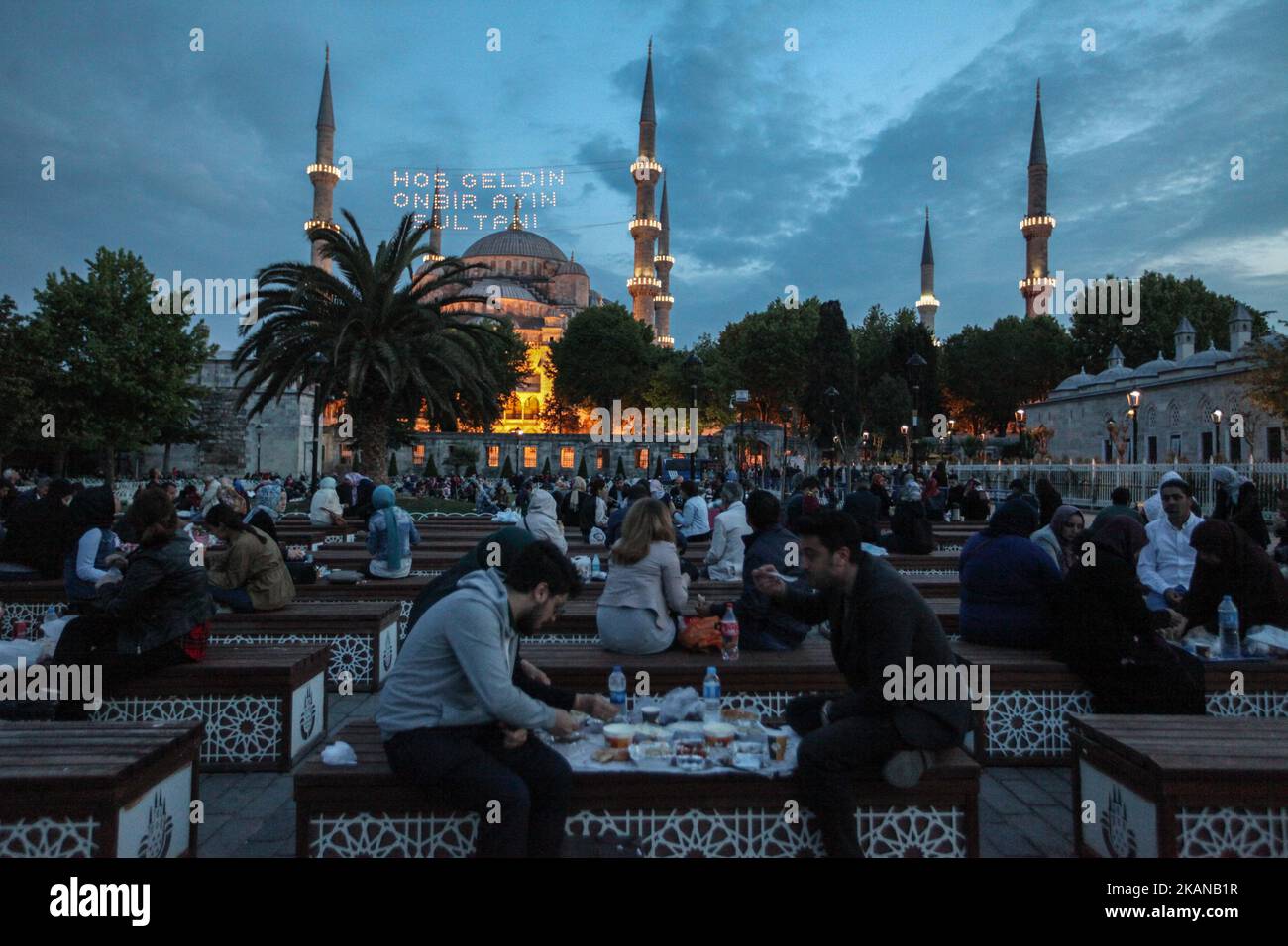 Thousands of Turkish people break their fasting on 27 May, 2017 at the ...