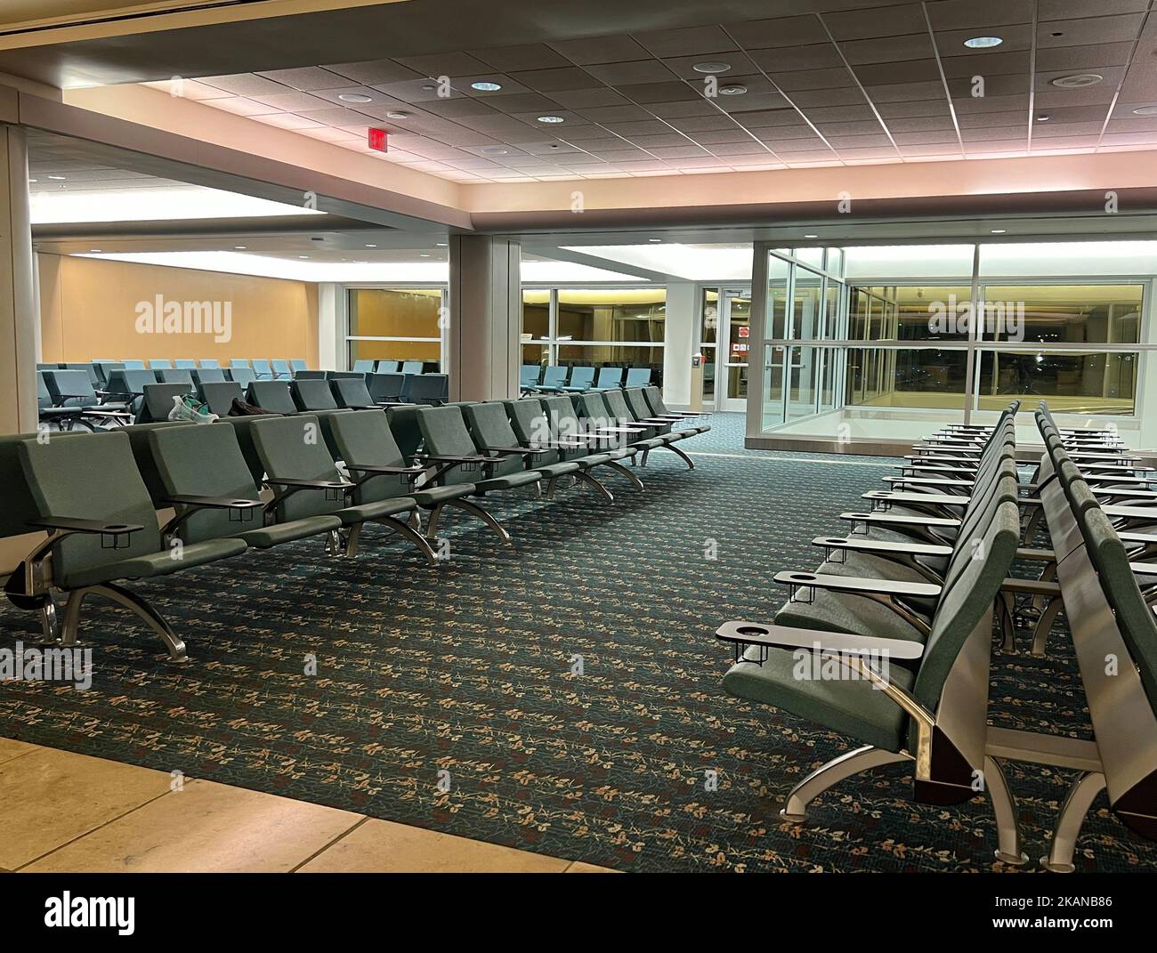 Orlando airport building hi-res stock photography and images - Alamy