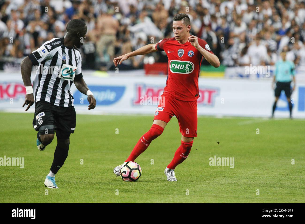 From l r france soccer team hi-res stock photography and images - Alamy