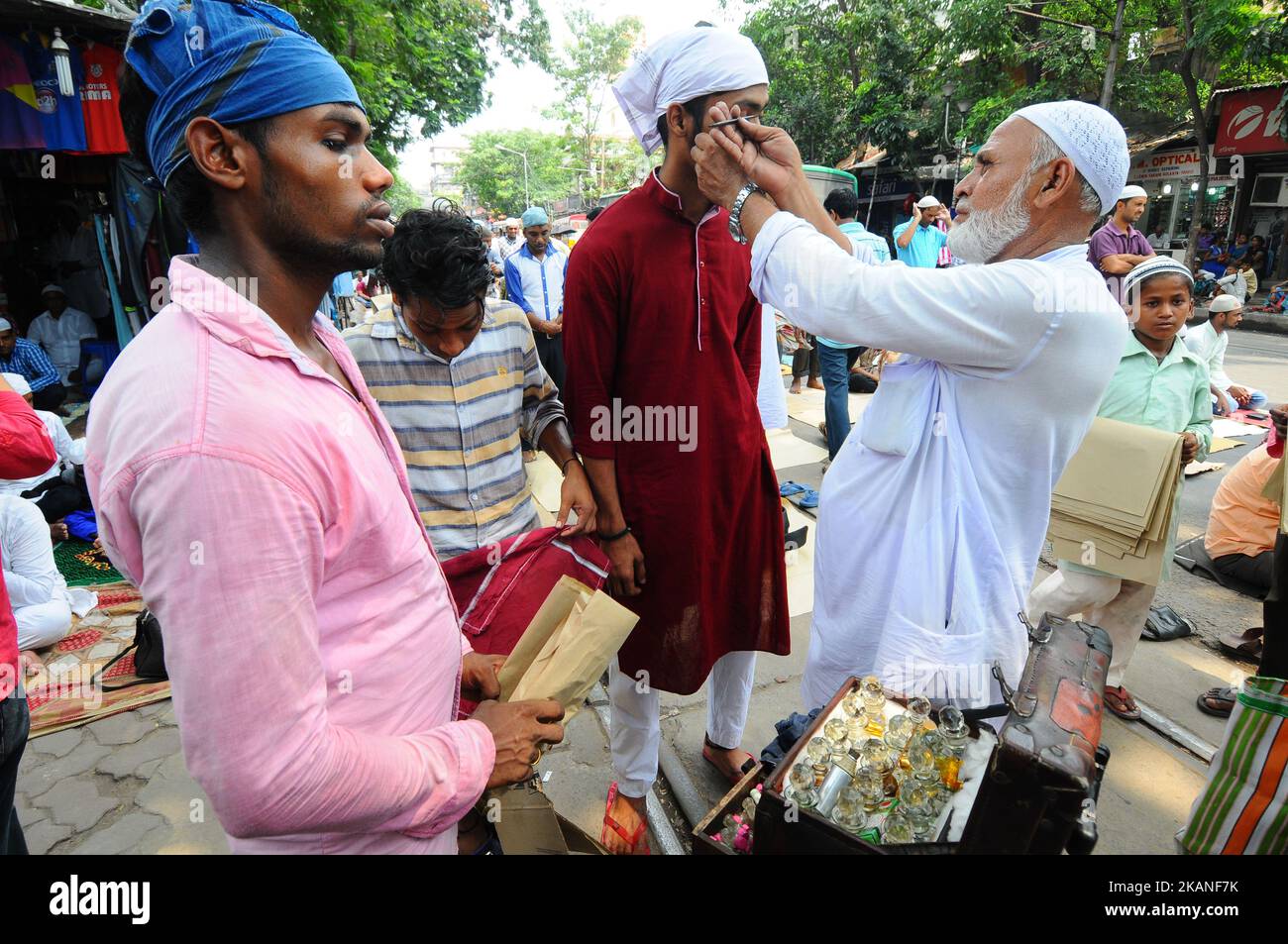 Lenin sarani in kolkata hi-res stock photography and images - Alamy