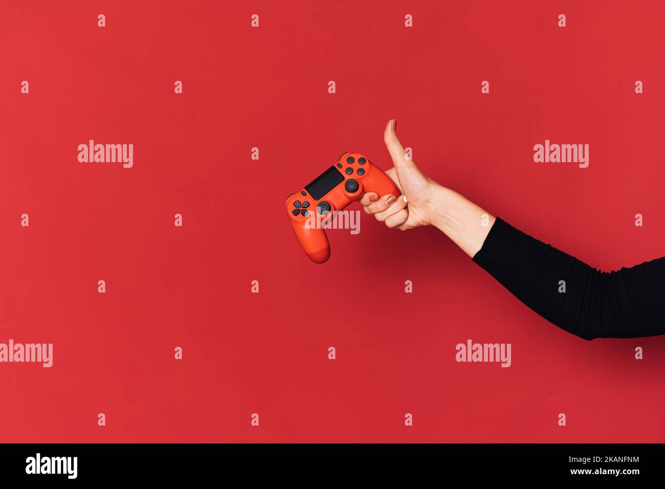 Gamepad in female hand hi-res stock photography and images - Alamy
