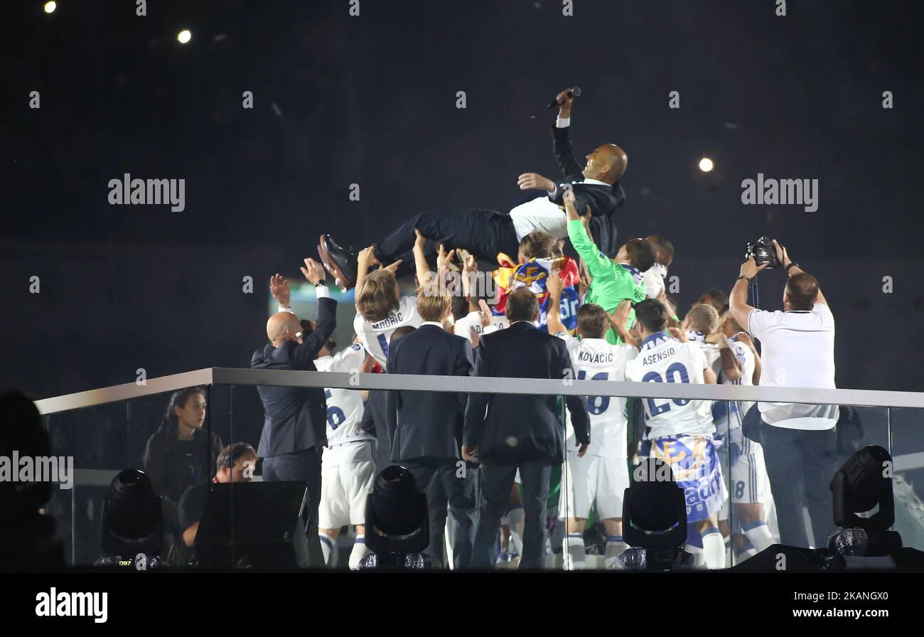 Zinedine zidane celebration hi-res stock photography and images - Alamy