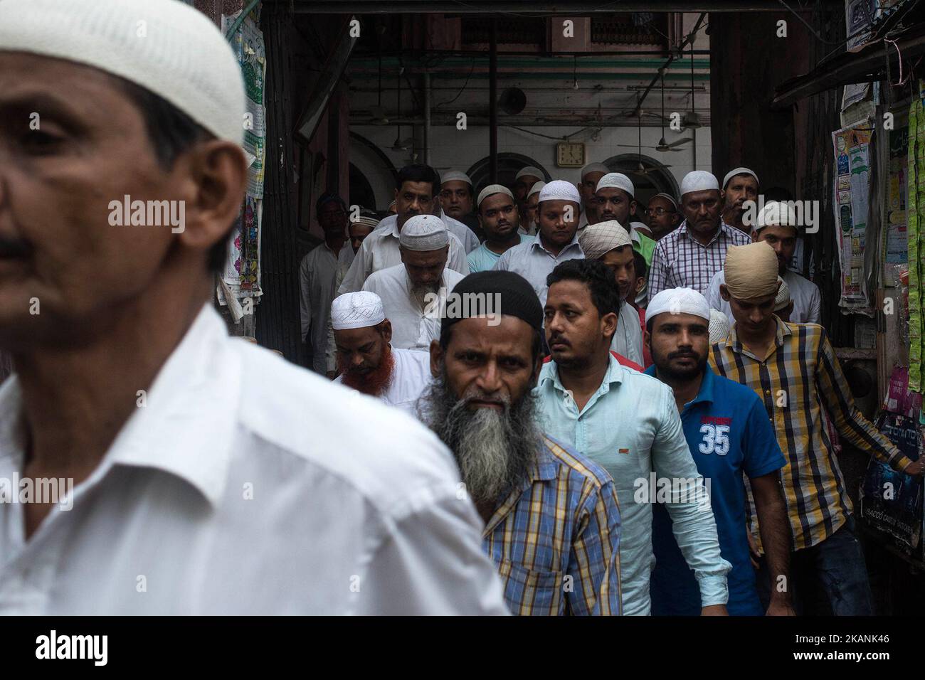 Devoted muslims hi-res stock photography and images - Alamy