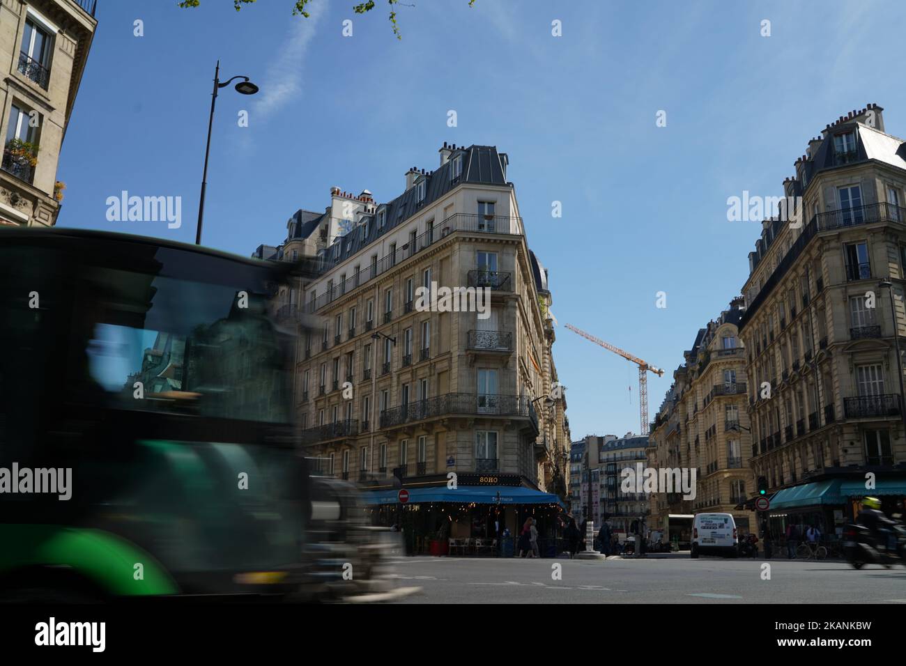 Busy street in paris hi-res stock photography and images - Alamy