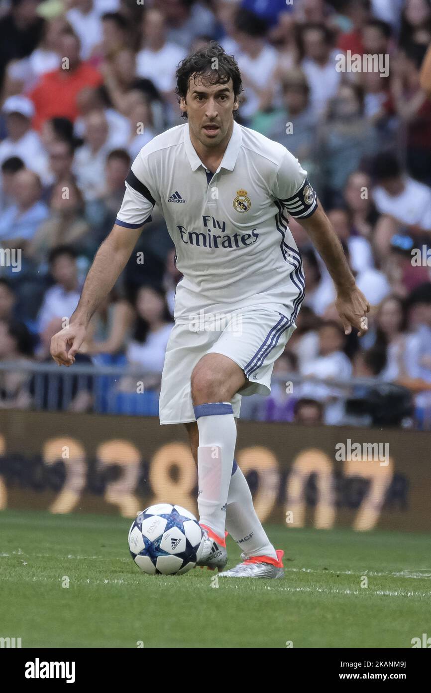 Raúl González Real Madrid's in action during the Corazon Classic Match ...