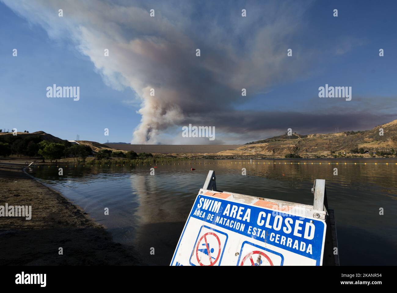 Castaic lake sign hi-res stock photography and images - Alamy