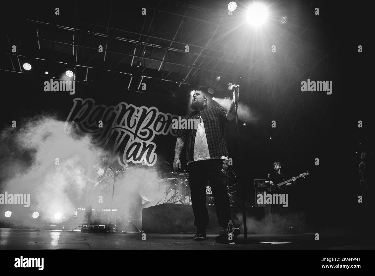 Ragnbone man singer Black and White Stock Photos & Images - Alamy
