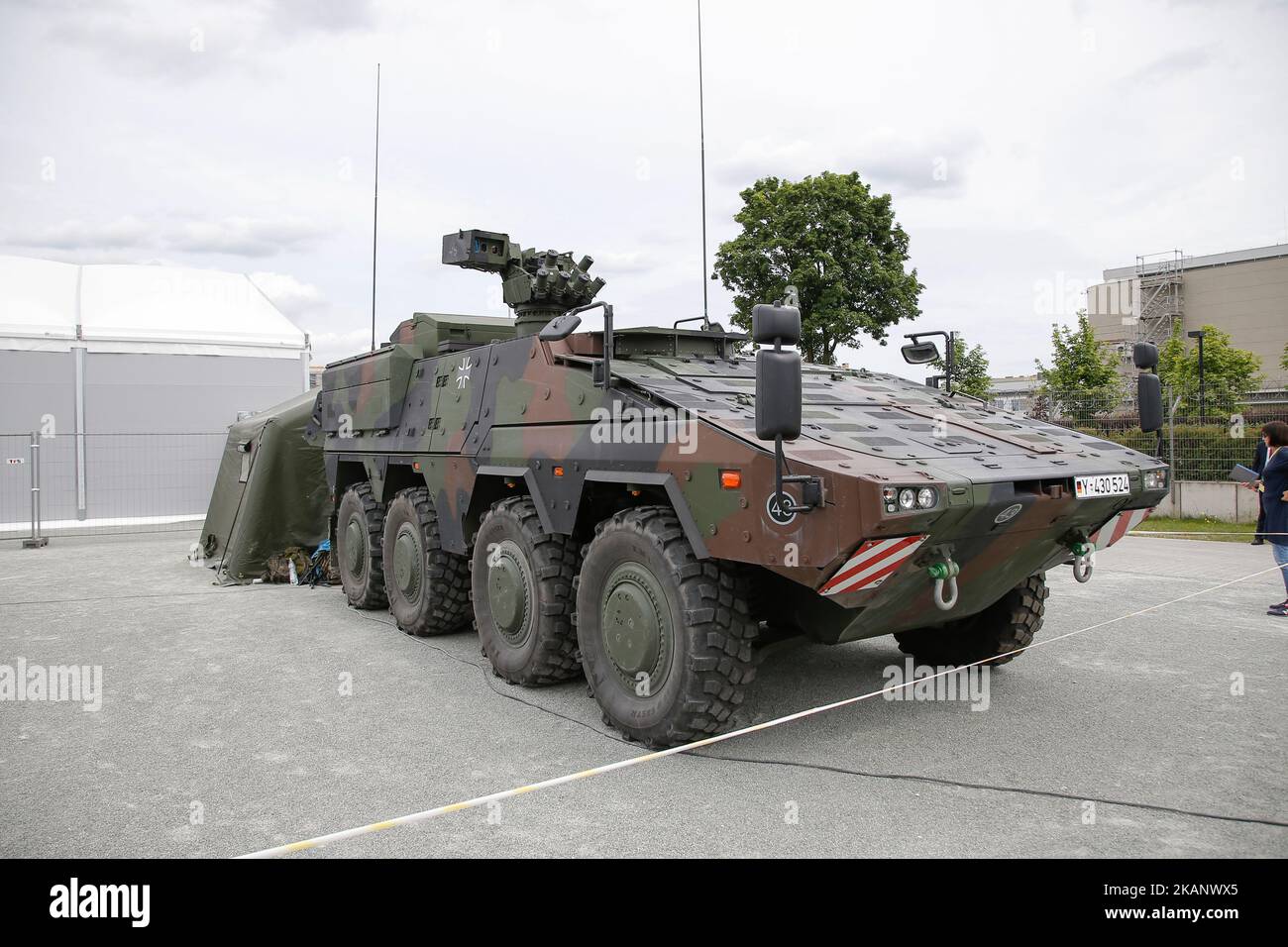 Battlefield radio technology hi-res stock photography and images - Alamy