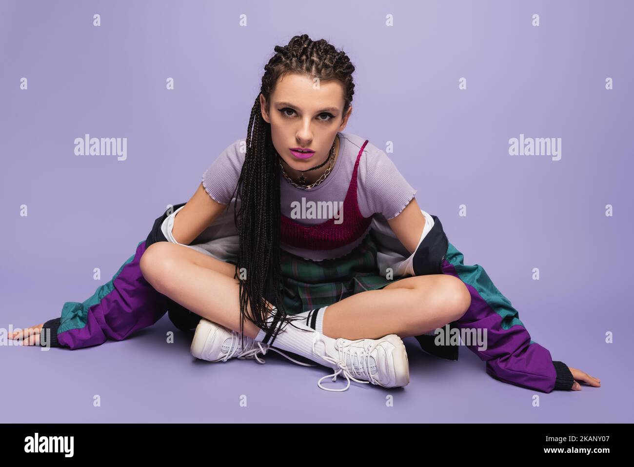 Beautiful legs crossed retro hi-res stock photography and images - Alamy