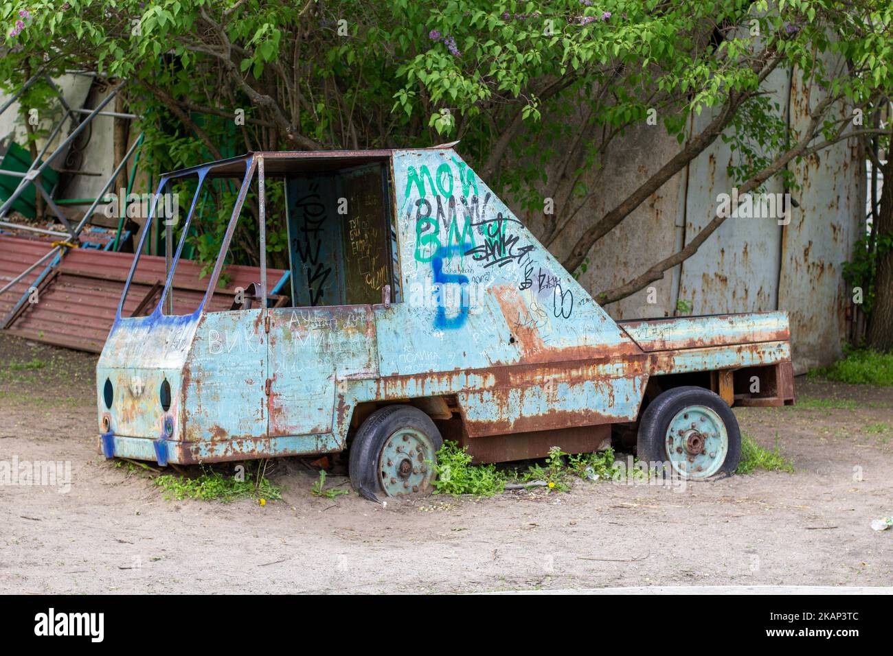 Old toy iron car. Rusty toy car Stock Photo - Alamy