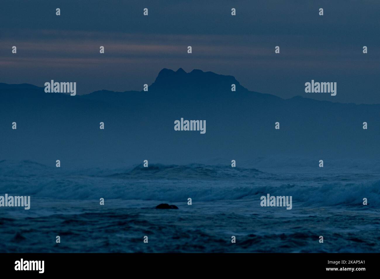 Plage de pluie hi-res stock photography and images - Alamy