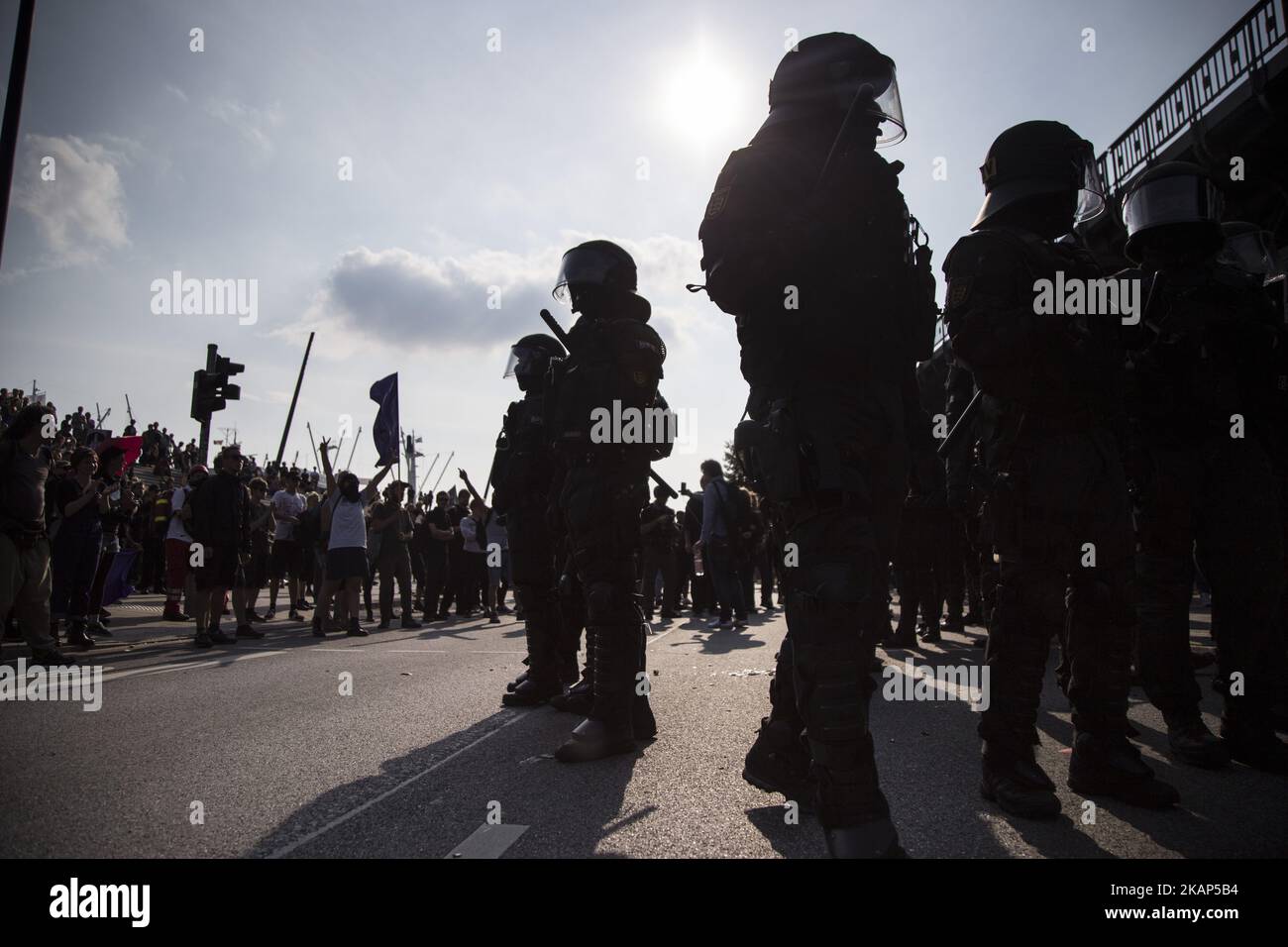 Alter globalisation movement hi-res stock photography and images - Alamy