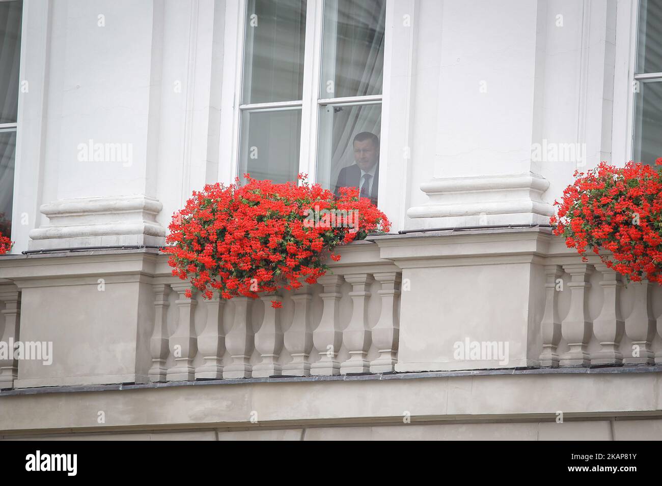 Duchess of windsor at window hi-res stock photography and images - Alamy