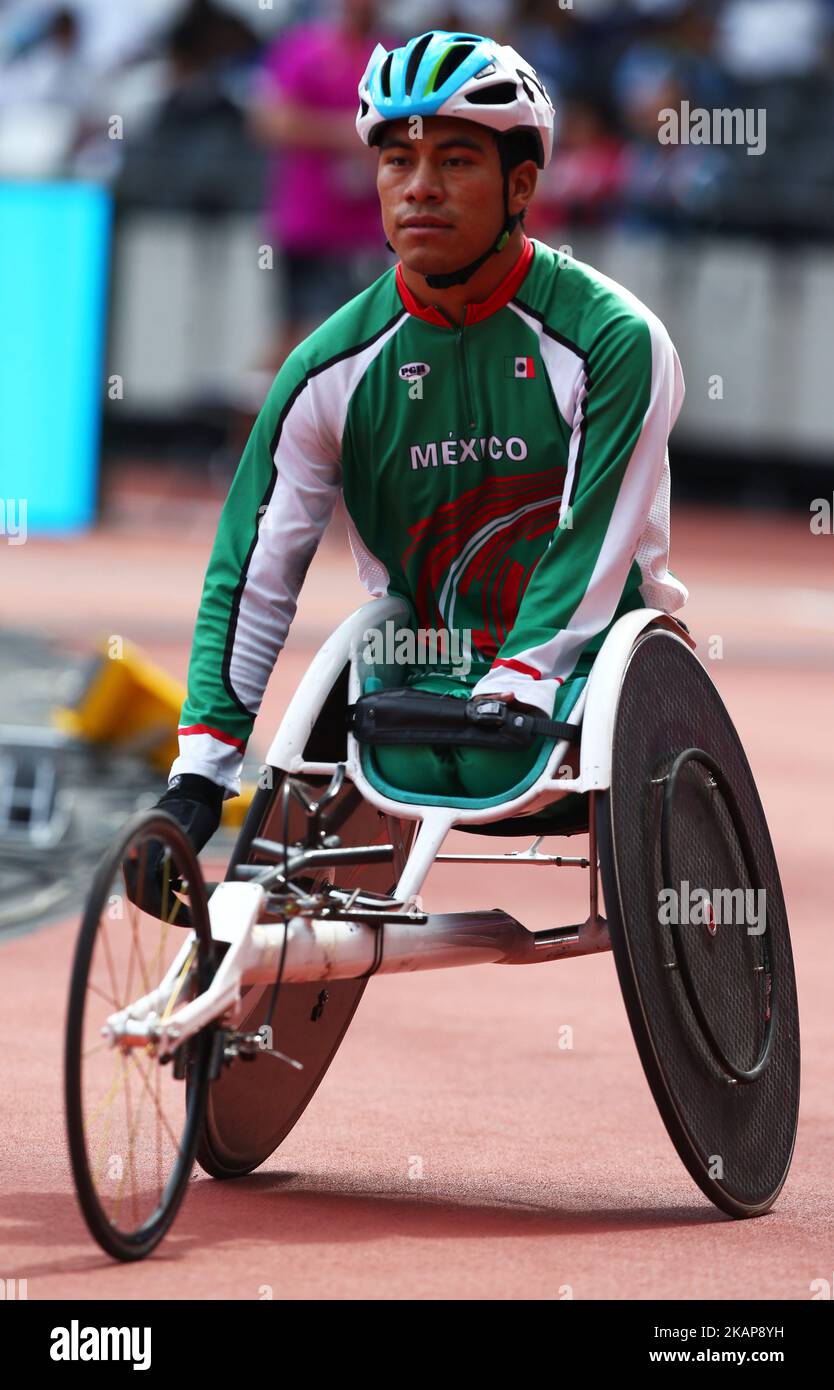 Leonardo De Jesus Perez Juarez compete in Men's 400m T52 Round 1 Heat 2 ...