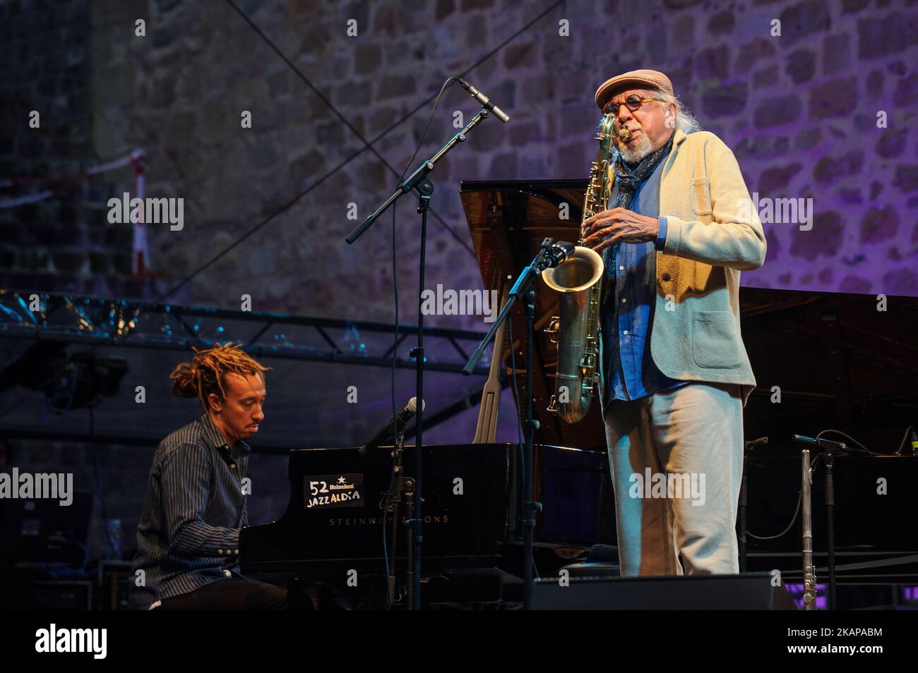 Reuben rogers on double bass hi-res stock photography and images - Alamy