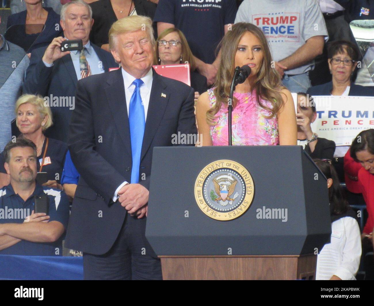 2017 trump youngstown rally hi-res stock photography and images - Alamy