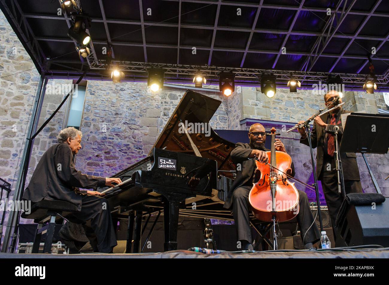 South african baritone hi-res stock photography and images - Alamy