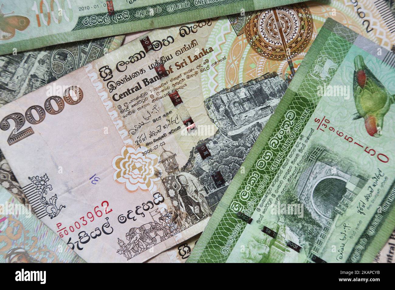 Sri lankan currency notes hi-res stock photography and images - Alamy