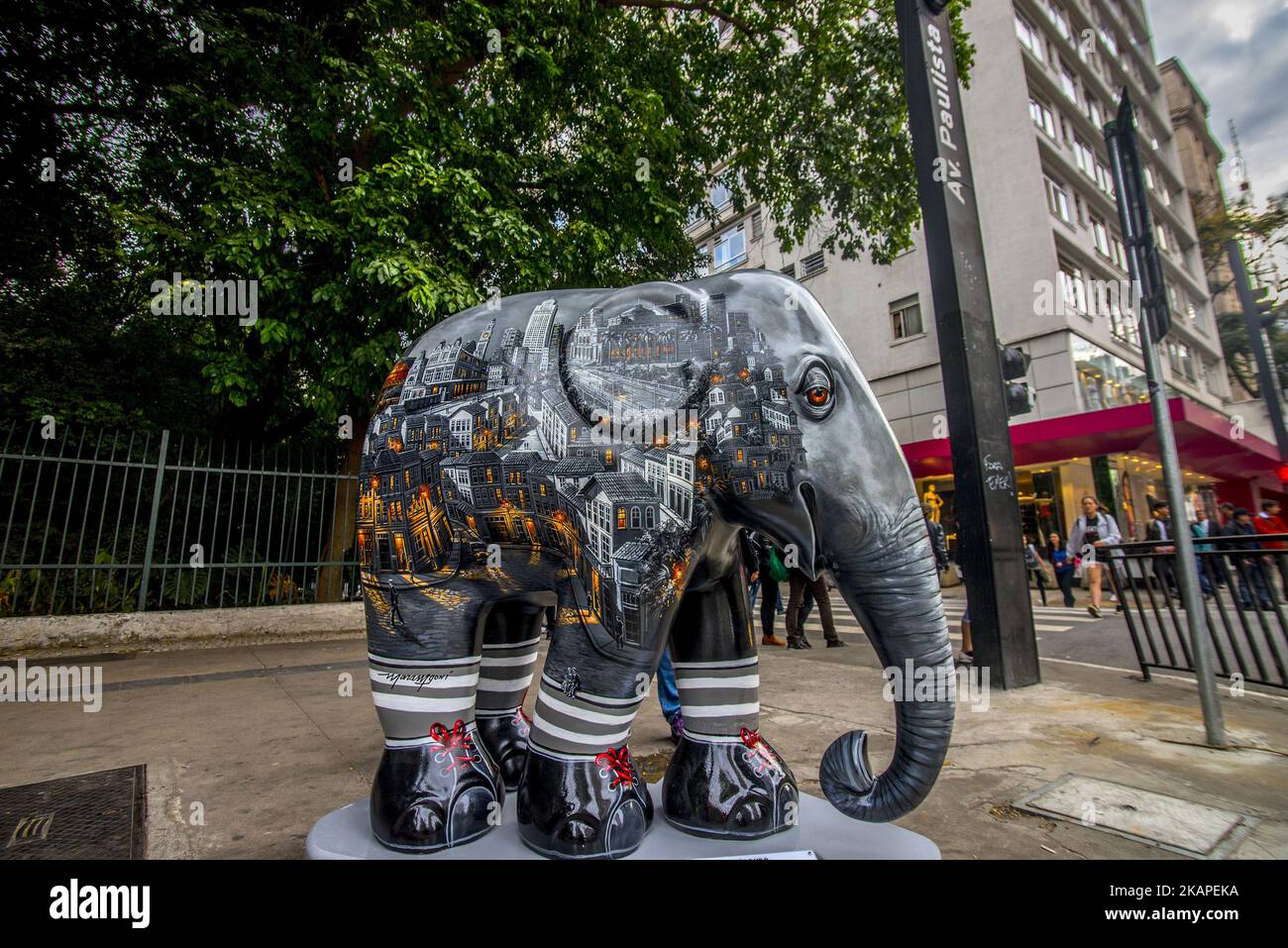 A herd of 85 elephants will spread through the streets of São Paulo ...