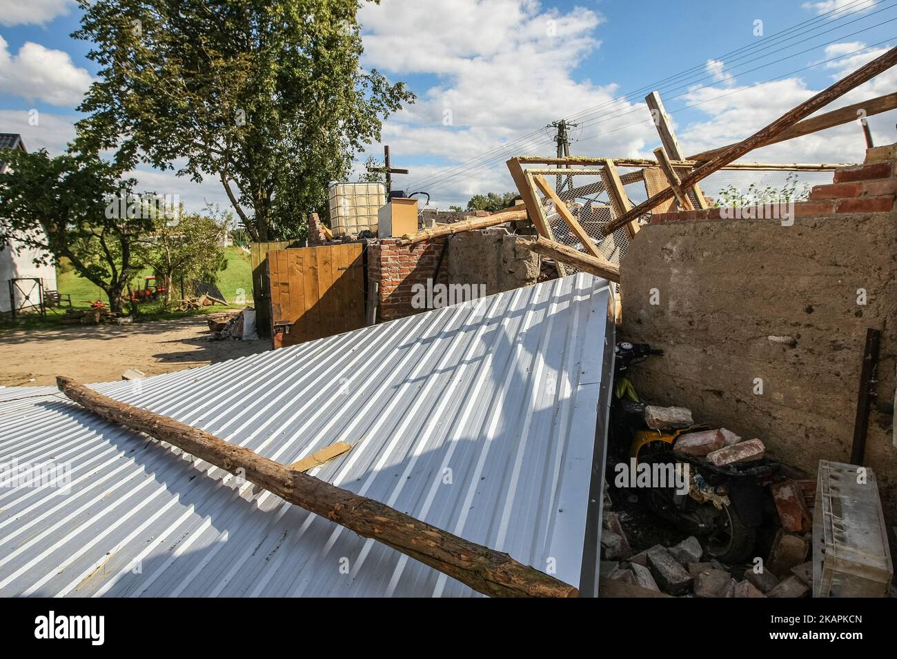 Tumbed hi-res stock photography and images - Alamy